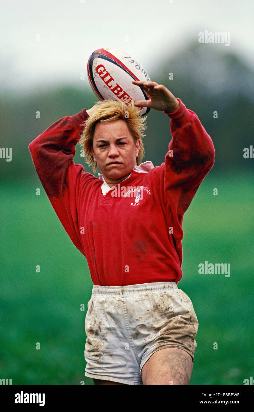 Rugby women mud hi-res stock photography and images - Alamy