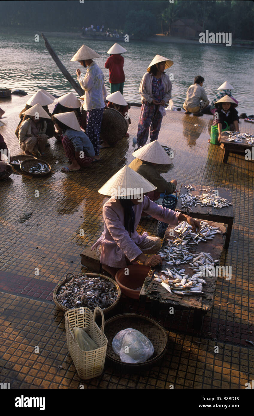 People fish dock, Hoi An, Vietnam Stock Photo - Alamy