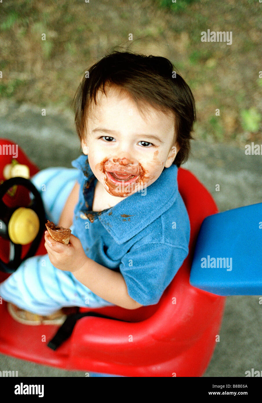 Child crying ice cream hi-res stock photography and images - Alamy
