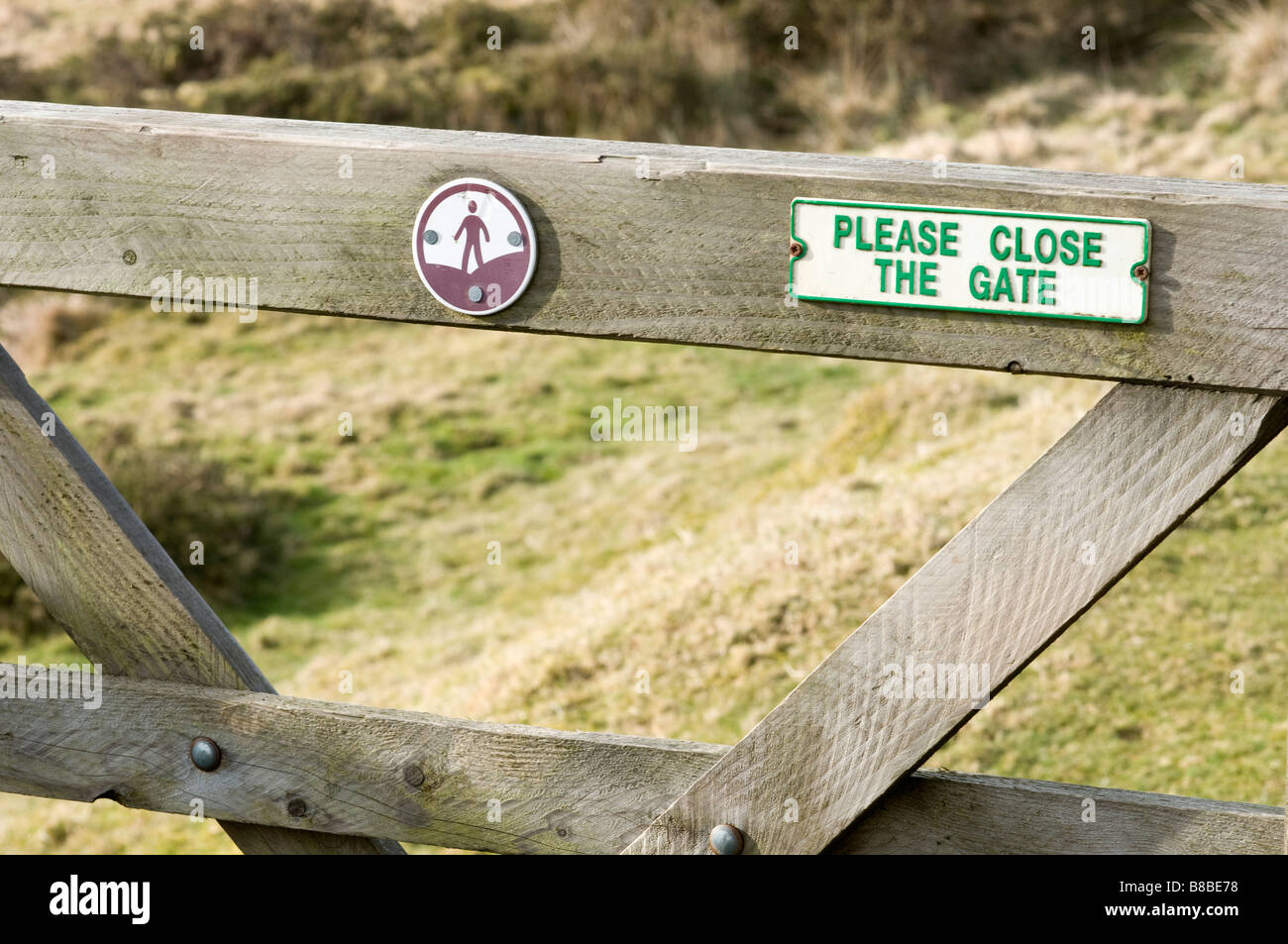Wooden gate with Open Access symbol and request to "Please shut the ...