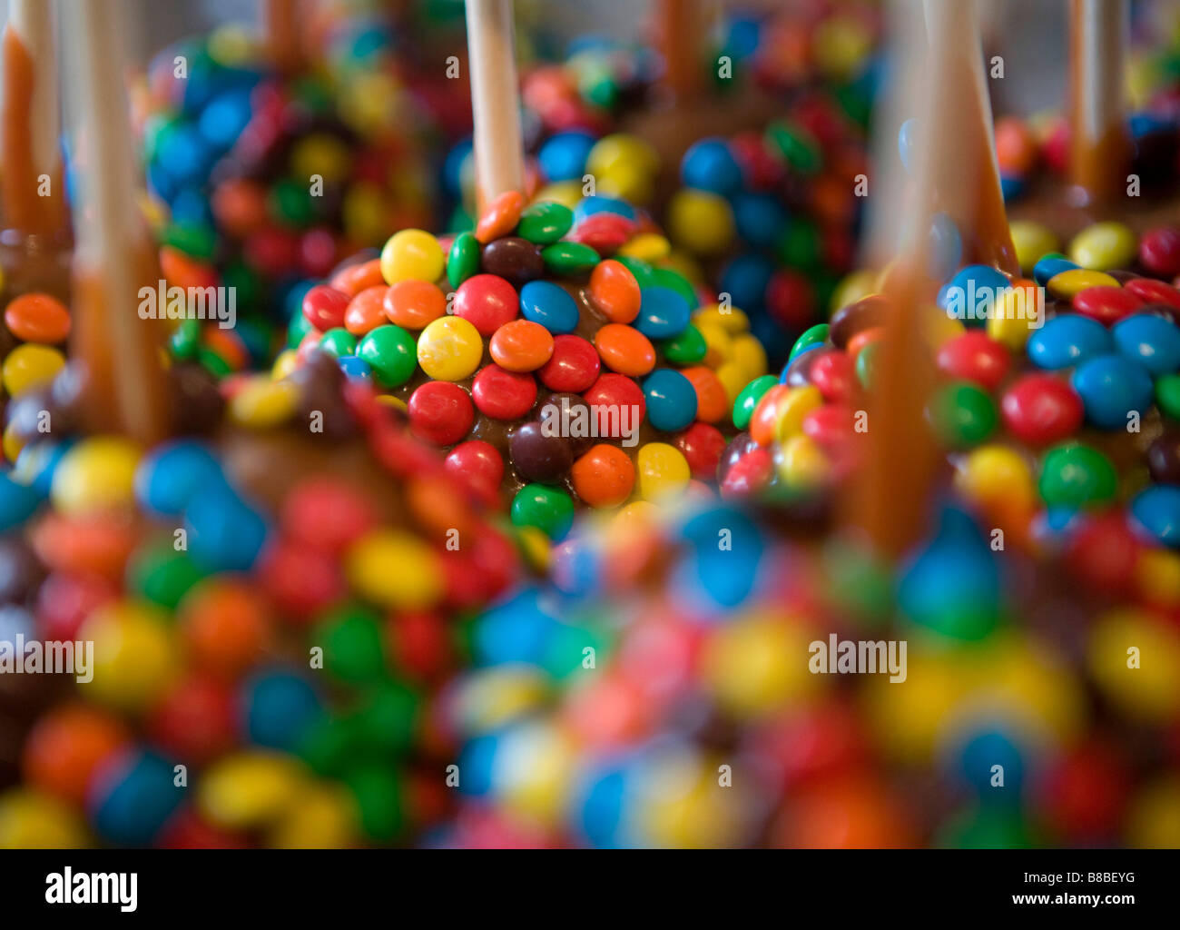 Candy apples hi-res stock photography and images - Alamy