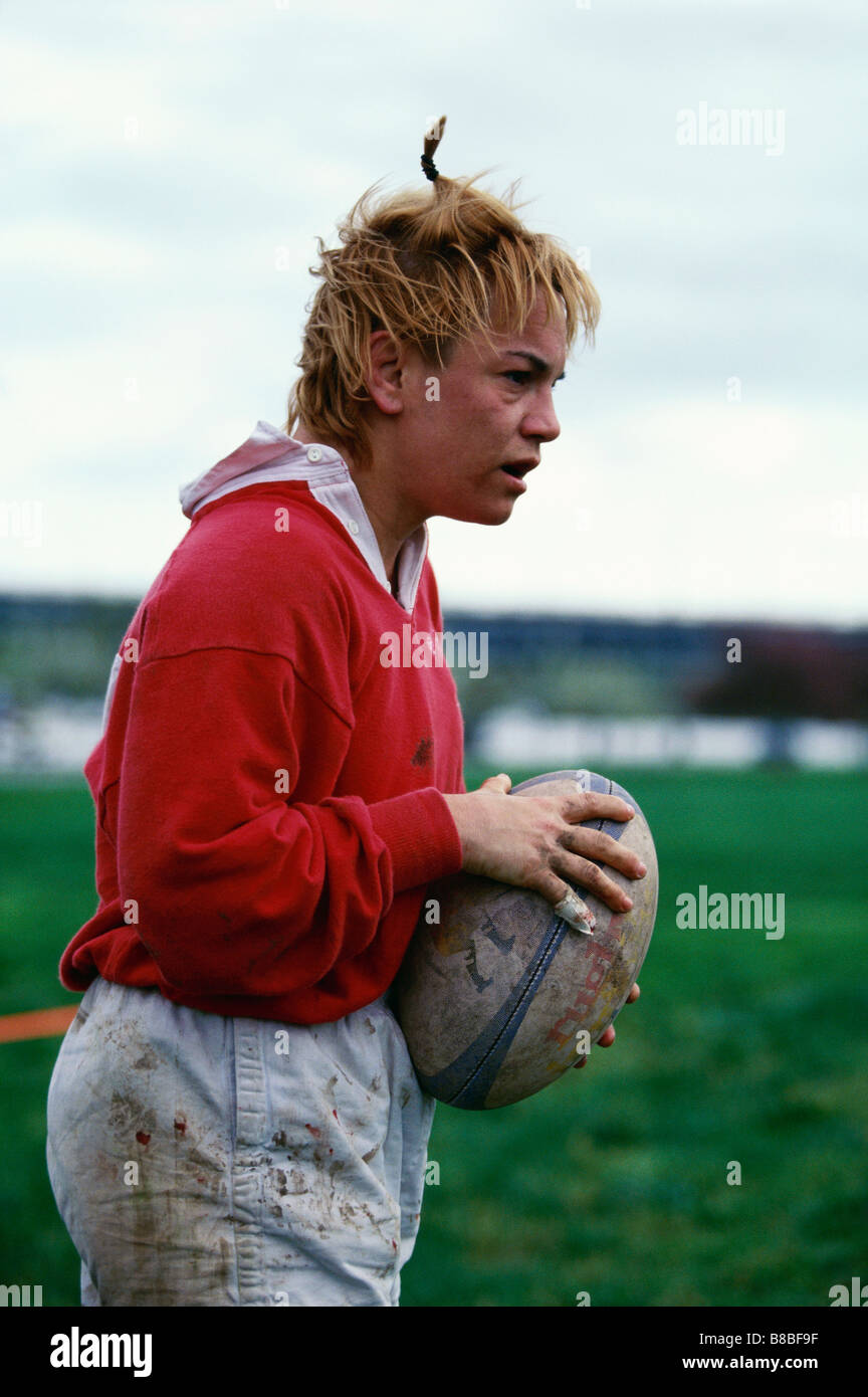 Rugby women mud hi-res stock photography and images - Alamy