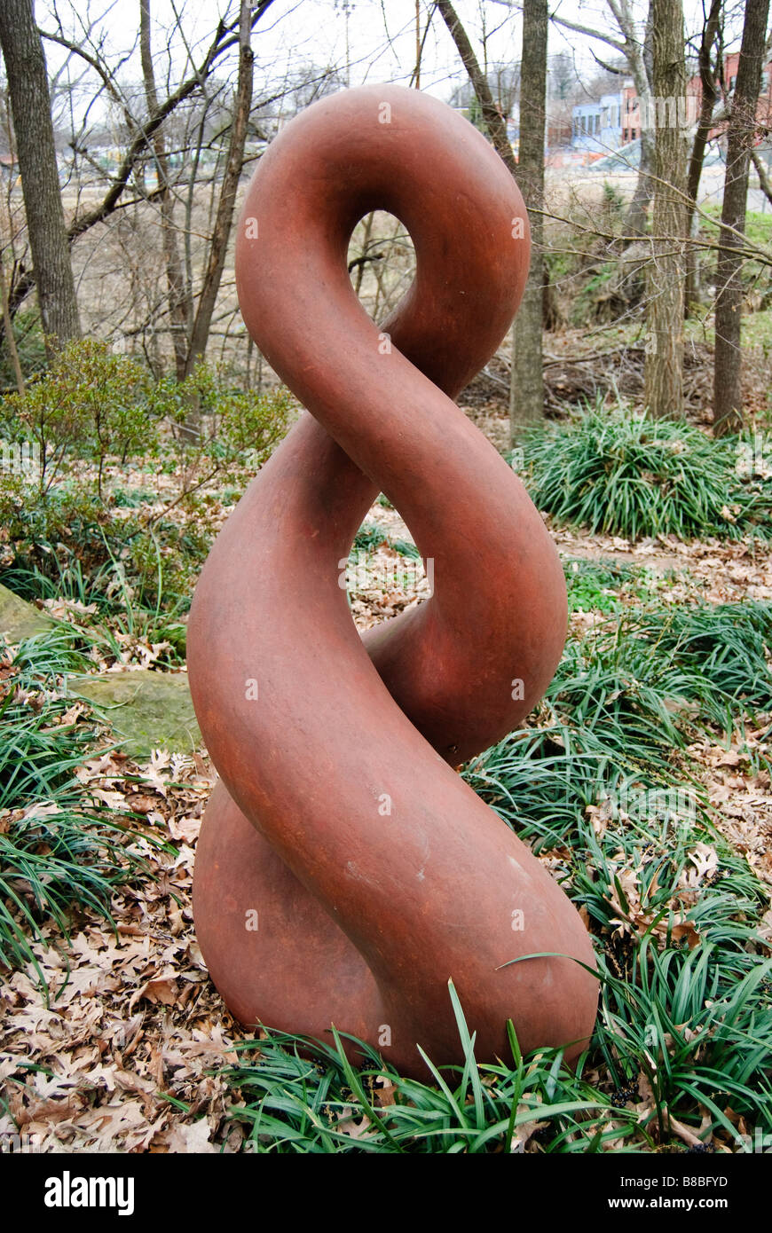 Twisted sculpture hi-res stock photography and images - Alamy