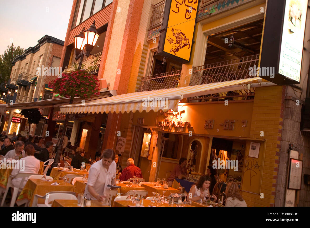 Restaurant waitress montreal hi-res stock photography and images - Alamy