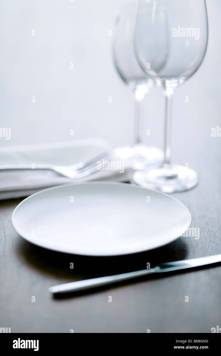 Clean White Plate Dining Table Stock Photo - Alamy