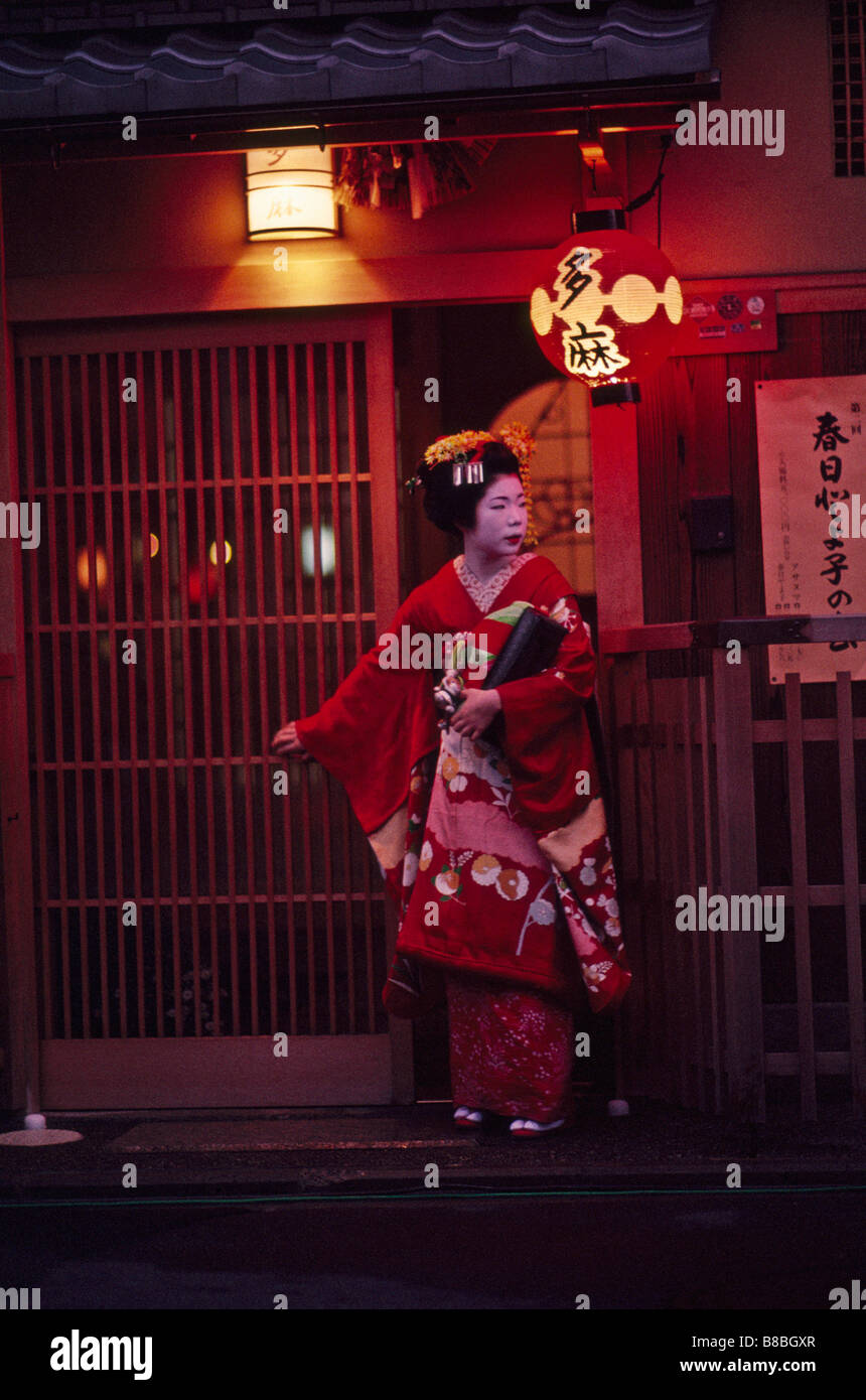A Geisha leaves a restaurant, Gion District, Kyoto, Japan Stock Photo ...