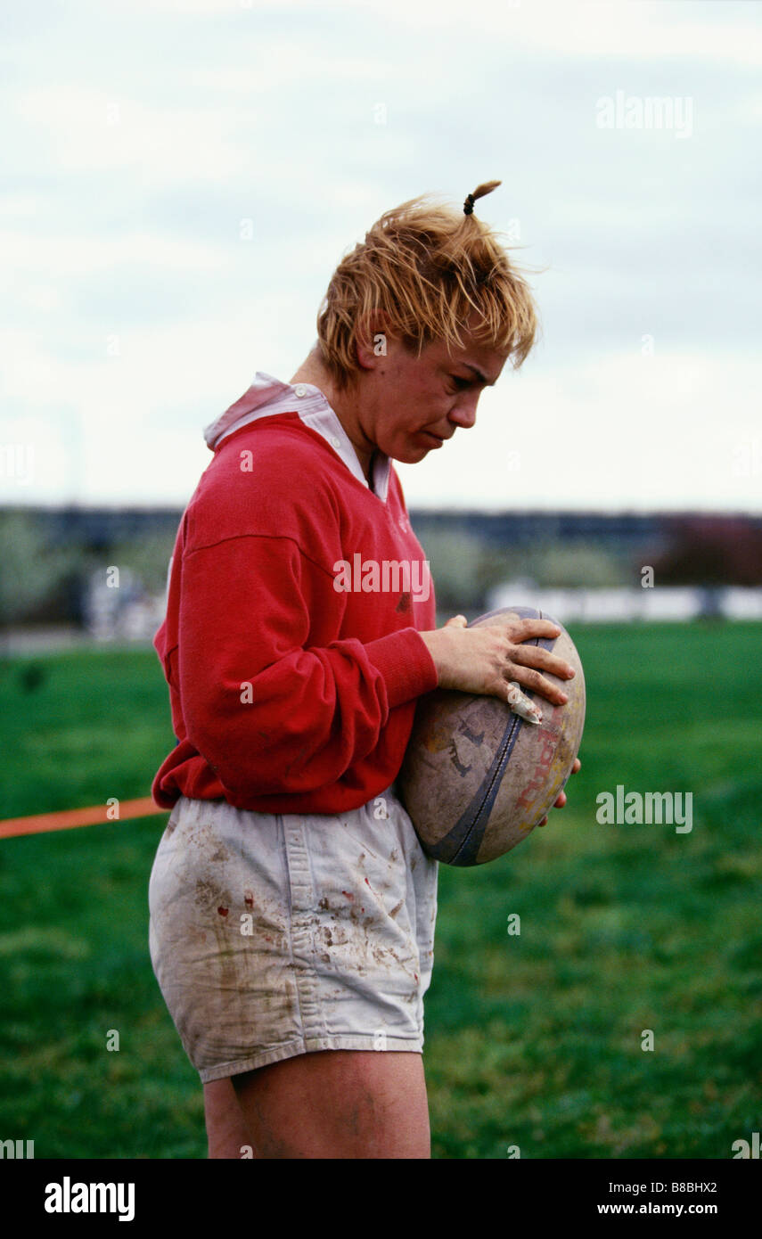 Rugby women mud hi-res stock photography and images - Alamy