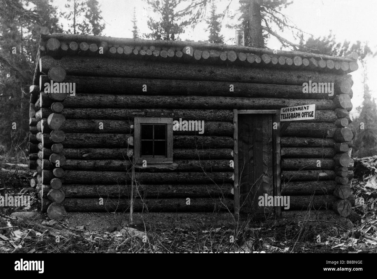 FL3267, ANCESTRAL PHOTO; Log cabin government fice Stock Photo - Alamy