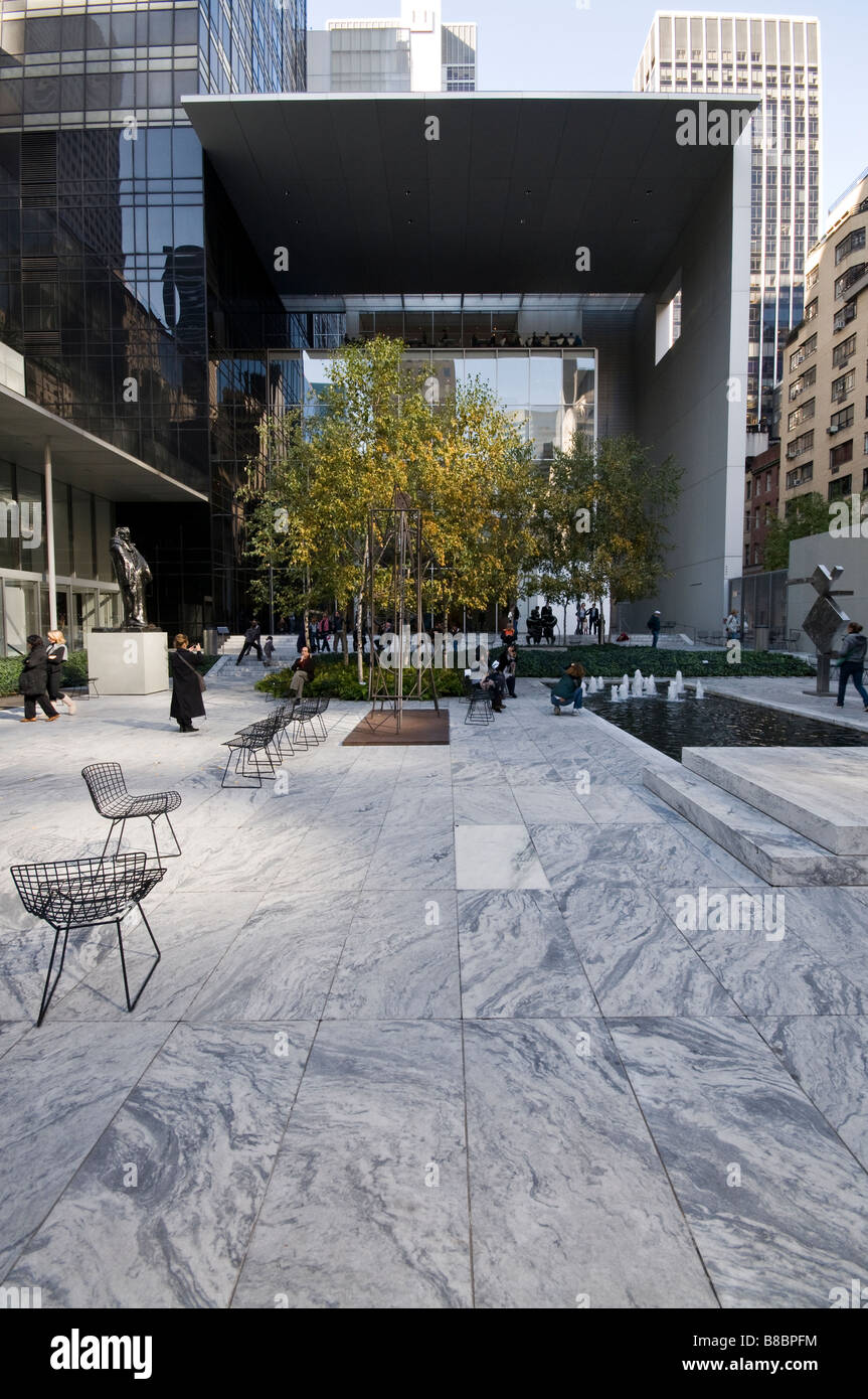 Outdoor space of the Museum of Modern Art, MOMA, New York, USA Stock ...