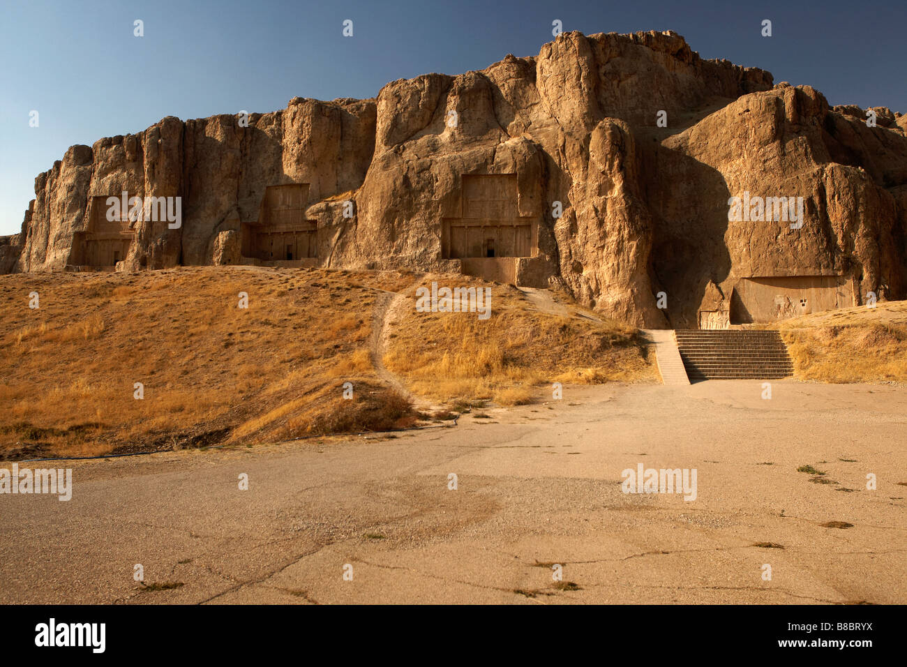 The tombs at Naqsh-e rostam Stock Photo - Alamy