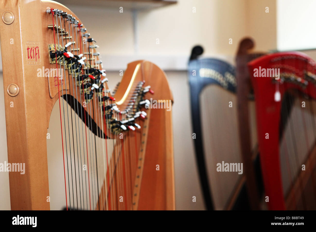 Hand made instruments hi-res stock photography and images - Alamy