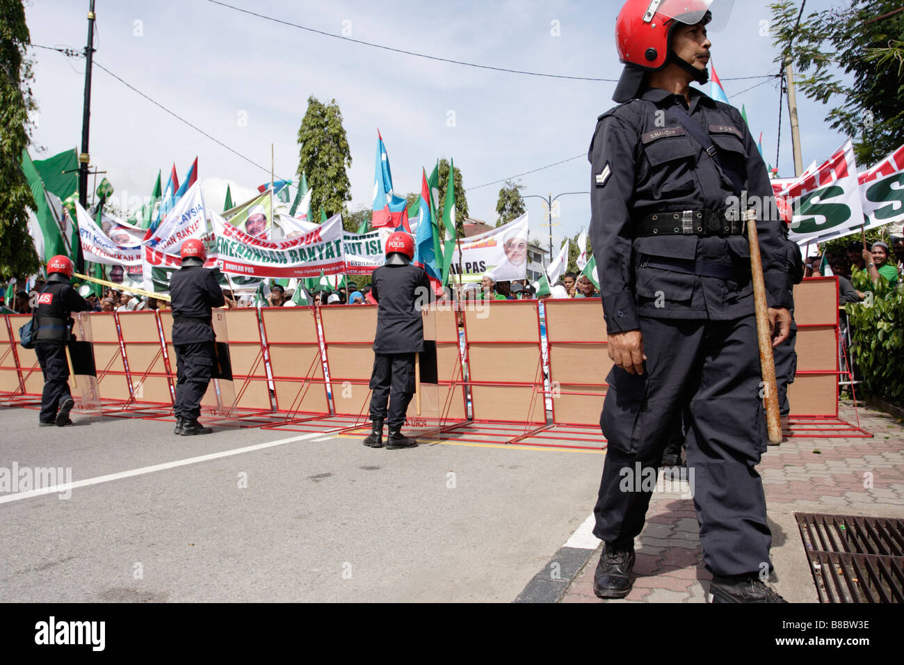 Malaysia fru police officer hi-res stock photography and images - Alamy