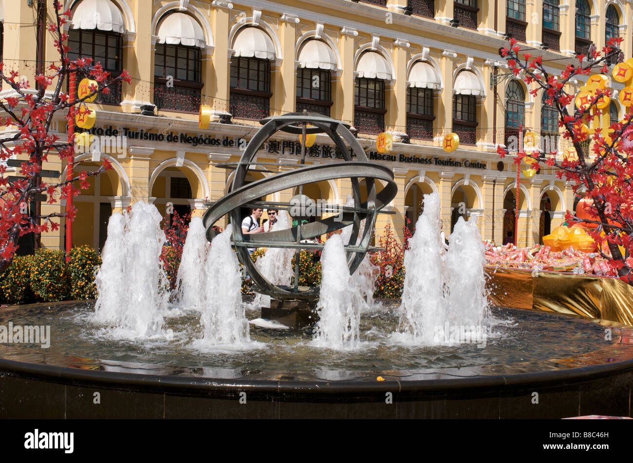 Square fountain macao hi-res stock photography and images - Alamy