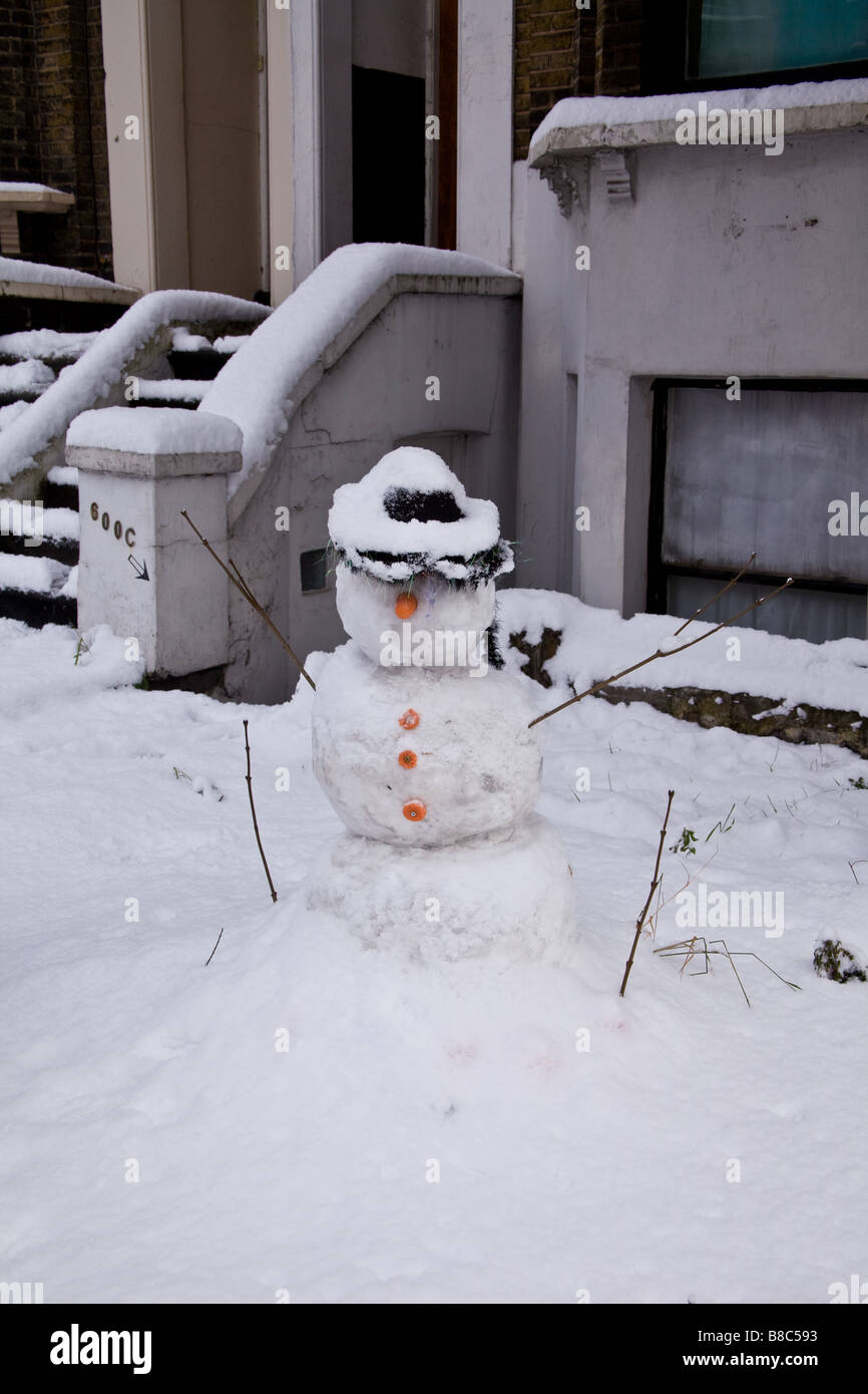 Snowman in Leytonstone London 2nd February 2009 Stock Photo - Alamy