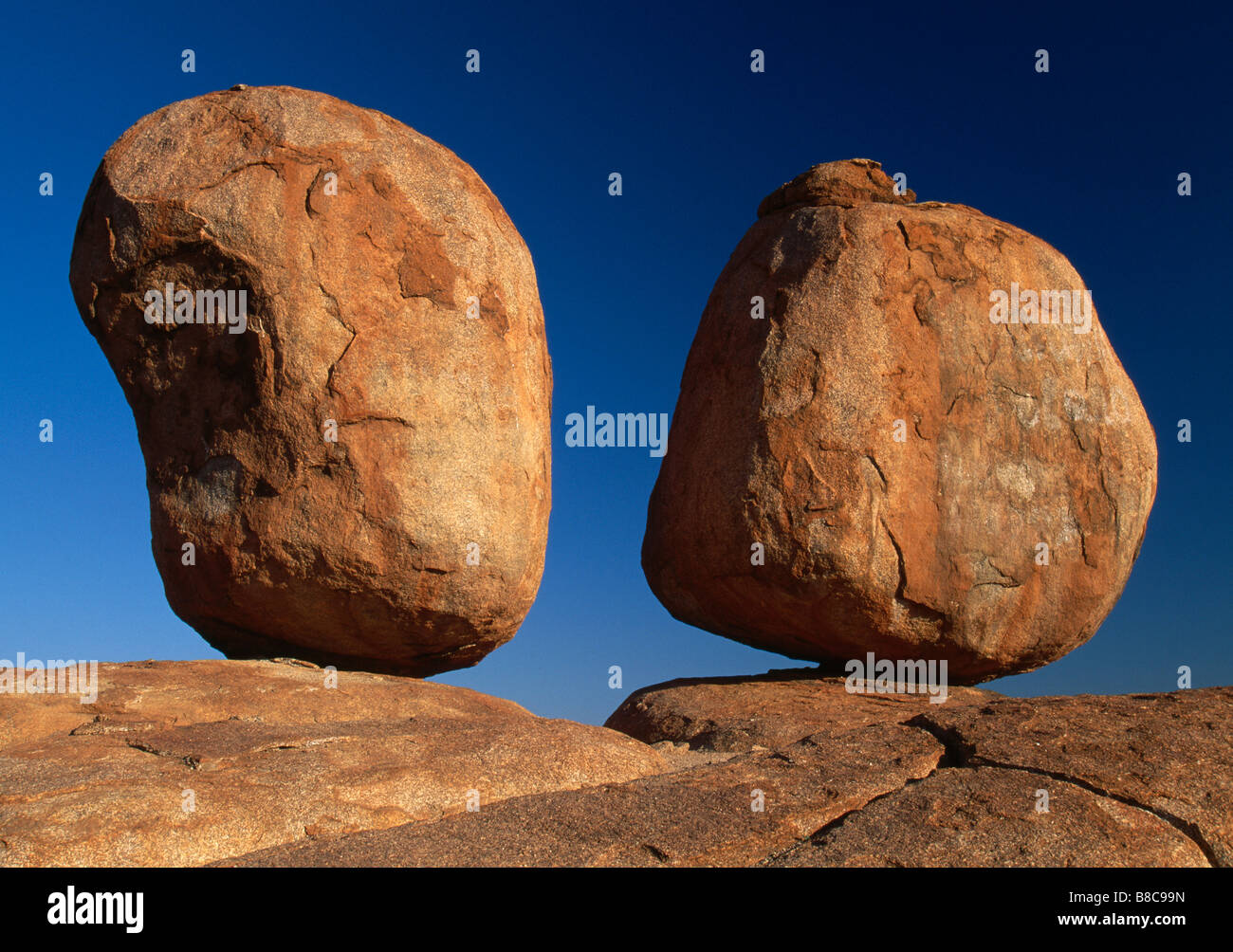 Devil marbles landscapes hi-res stock photography and images - Alamy