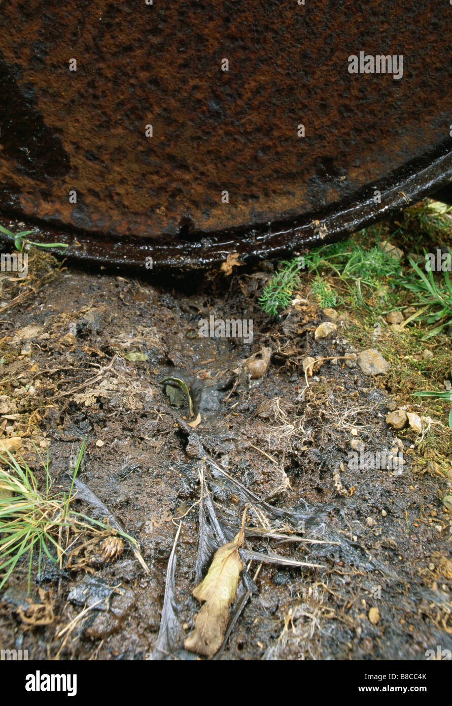 Leaking chemical drum hi-res stock photography and images - Alamy