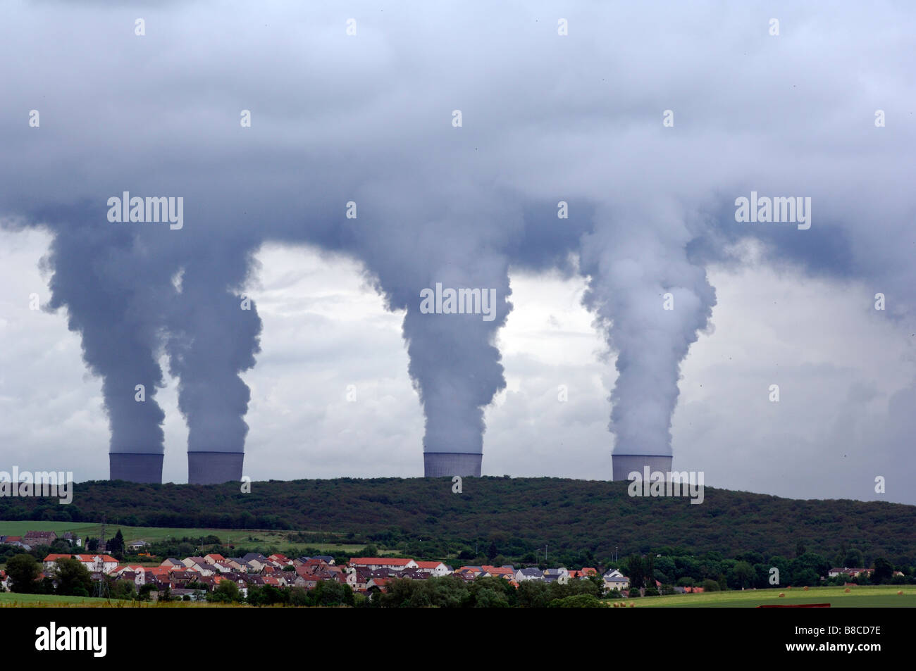 Airborne emission hi-res stock photography and images - Alamy