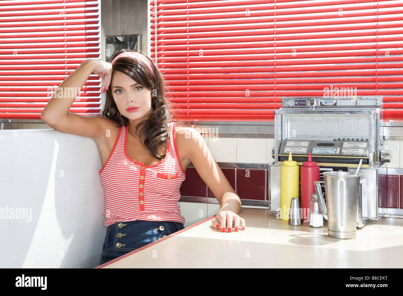 Retro diner booth hi-res stock photography and images - Alamy