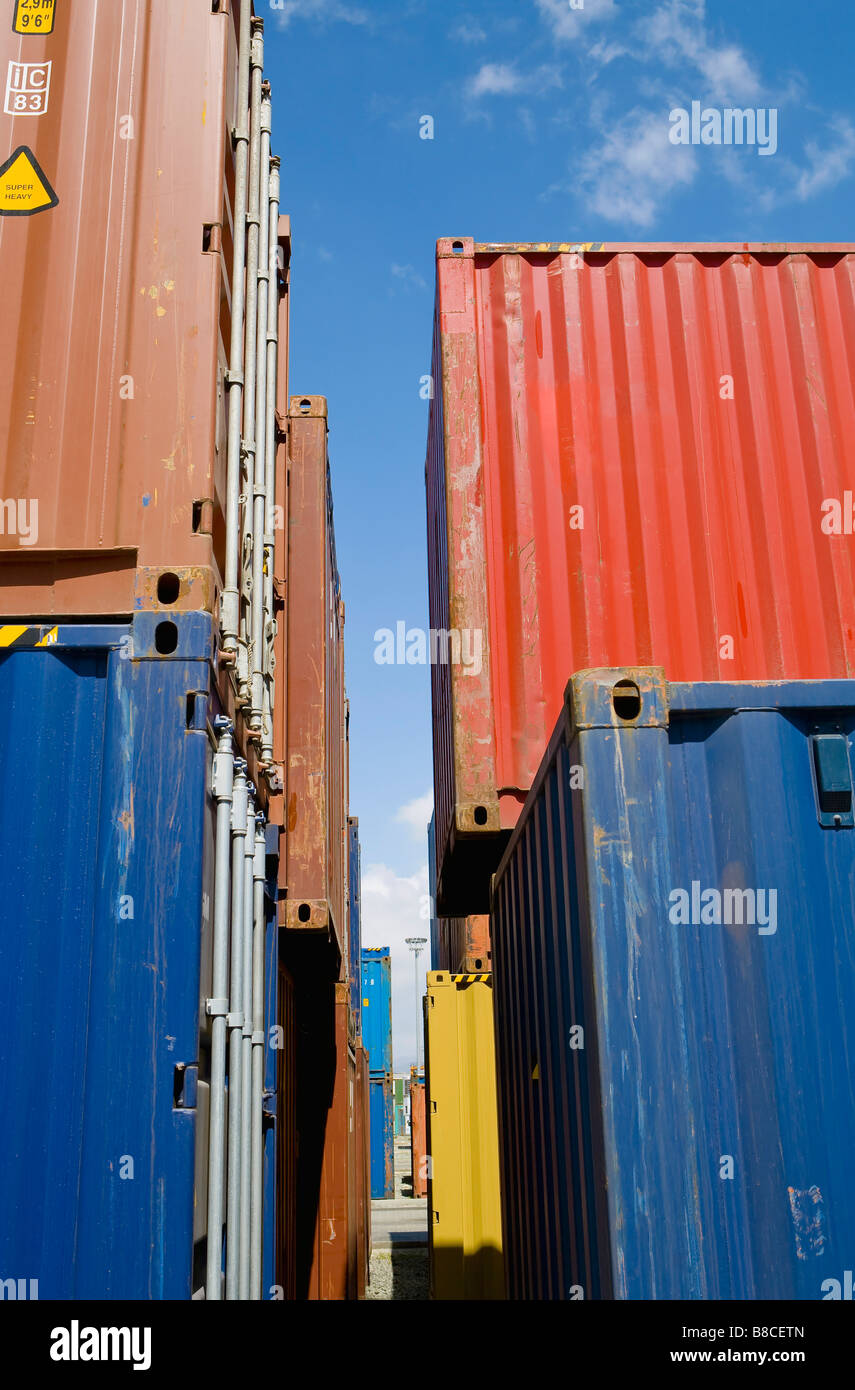 Containers in seaport hi-res stock photography and images - Alamy