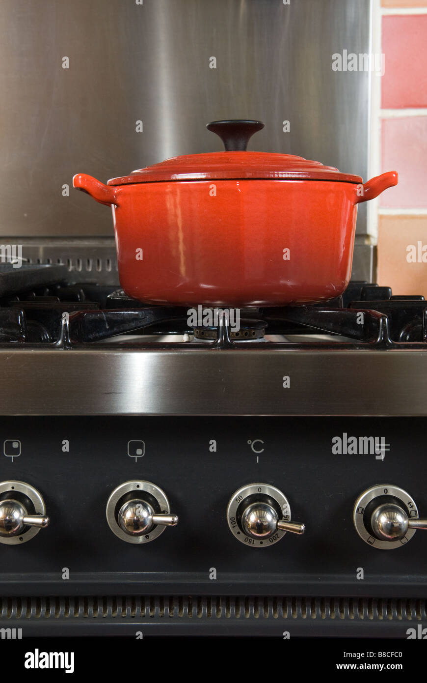 On cooker hi-res stock photography and images - Alamy
