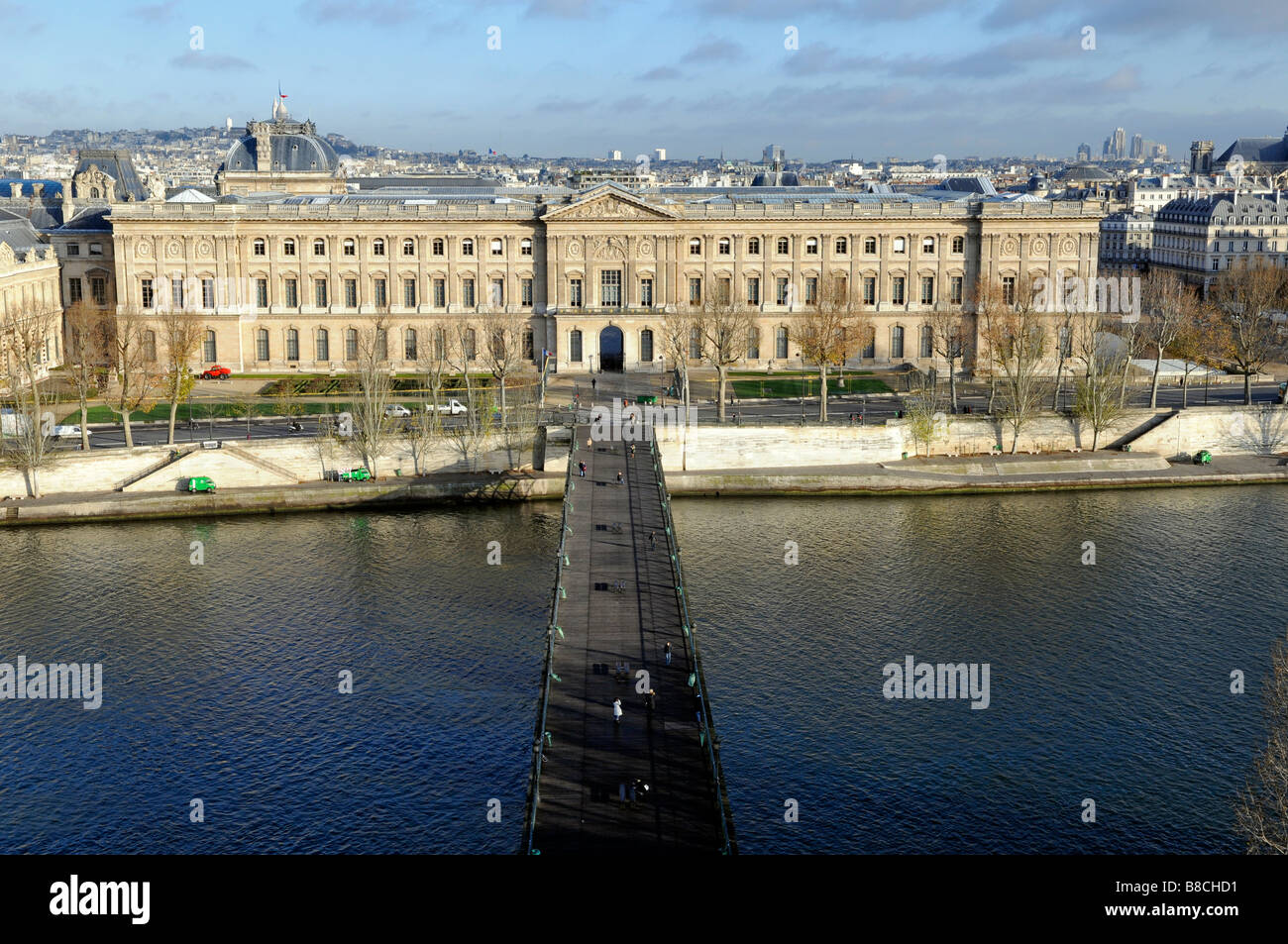 Le pont des Arts La Seine a Paris France Stock Photo - Alamy