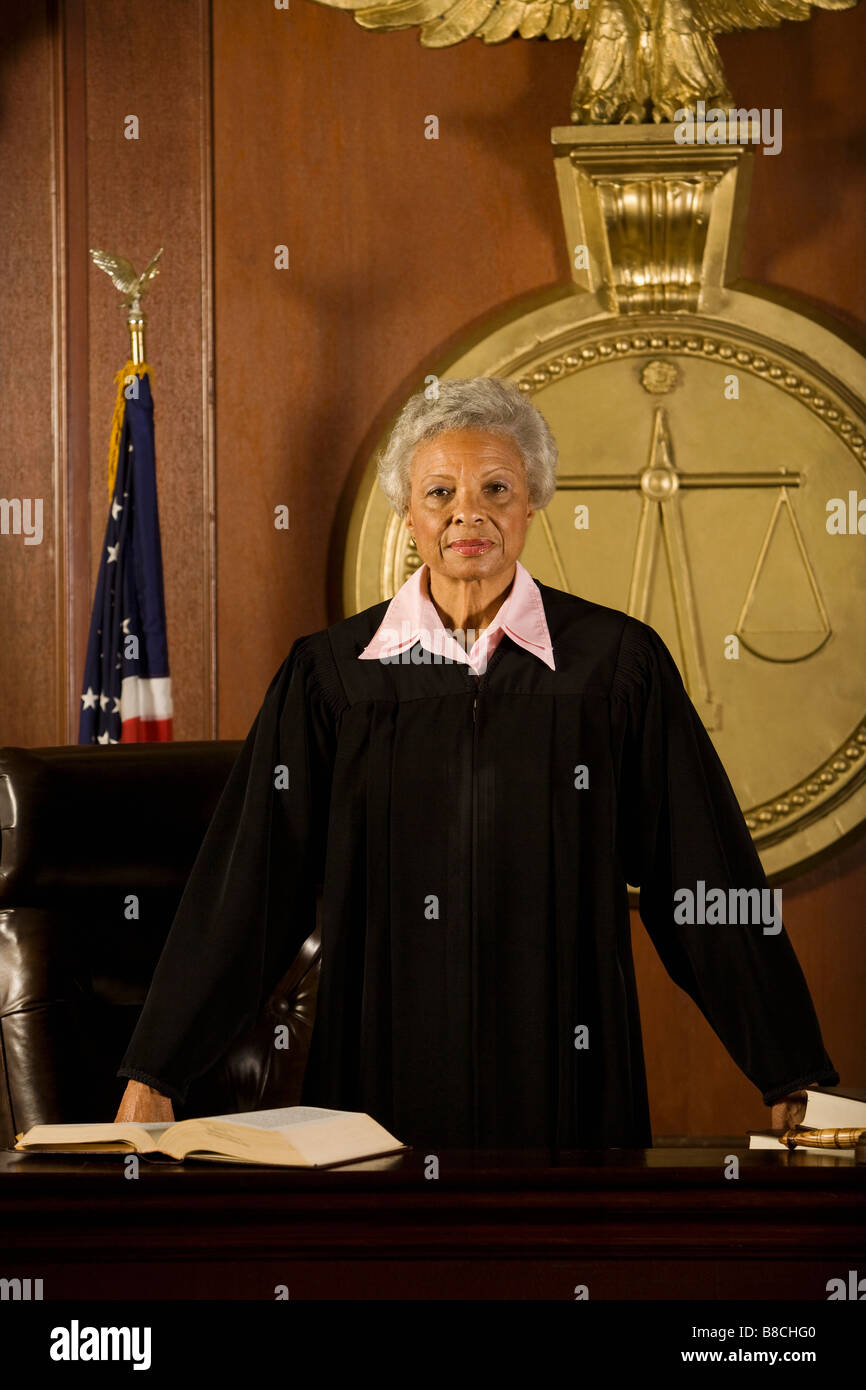 Female judge standing in court hi-res stock photography and images - Alamy