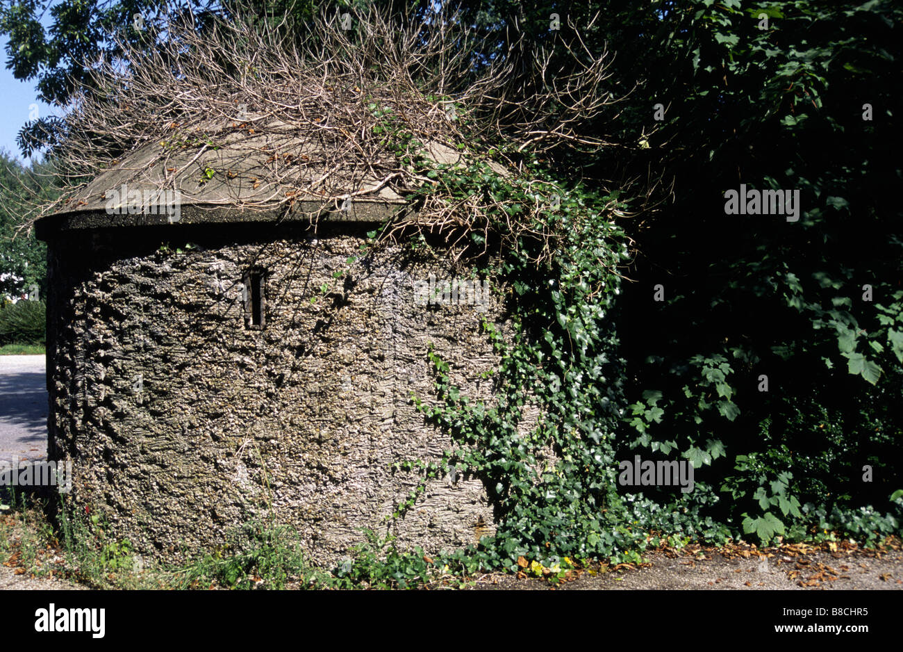 Lock up building Morden Hall South London UK Stock Photo - Alamy