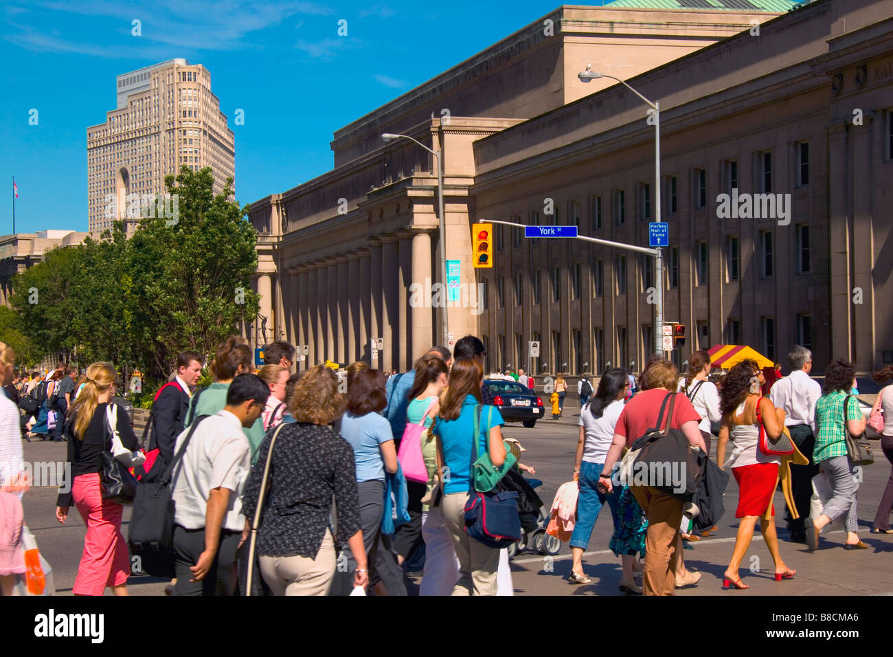 Commuters outside Union Station, Toronto,Ontario Stock Photo - Alamy