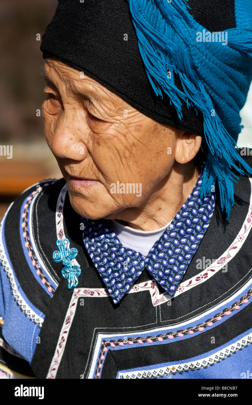 Old Yi tribeswoman in Yuanyuang, Yunnan, China Stock Photo - Alamy