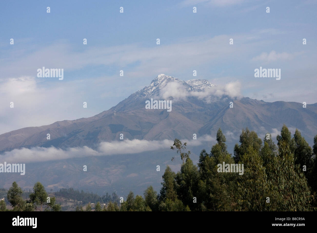 Illiniza norte volcan hi-res stock photography and images - Alamy