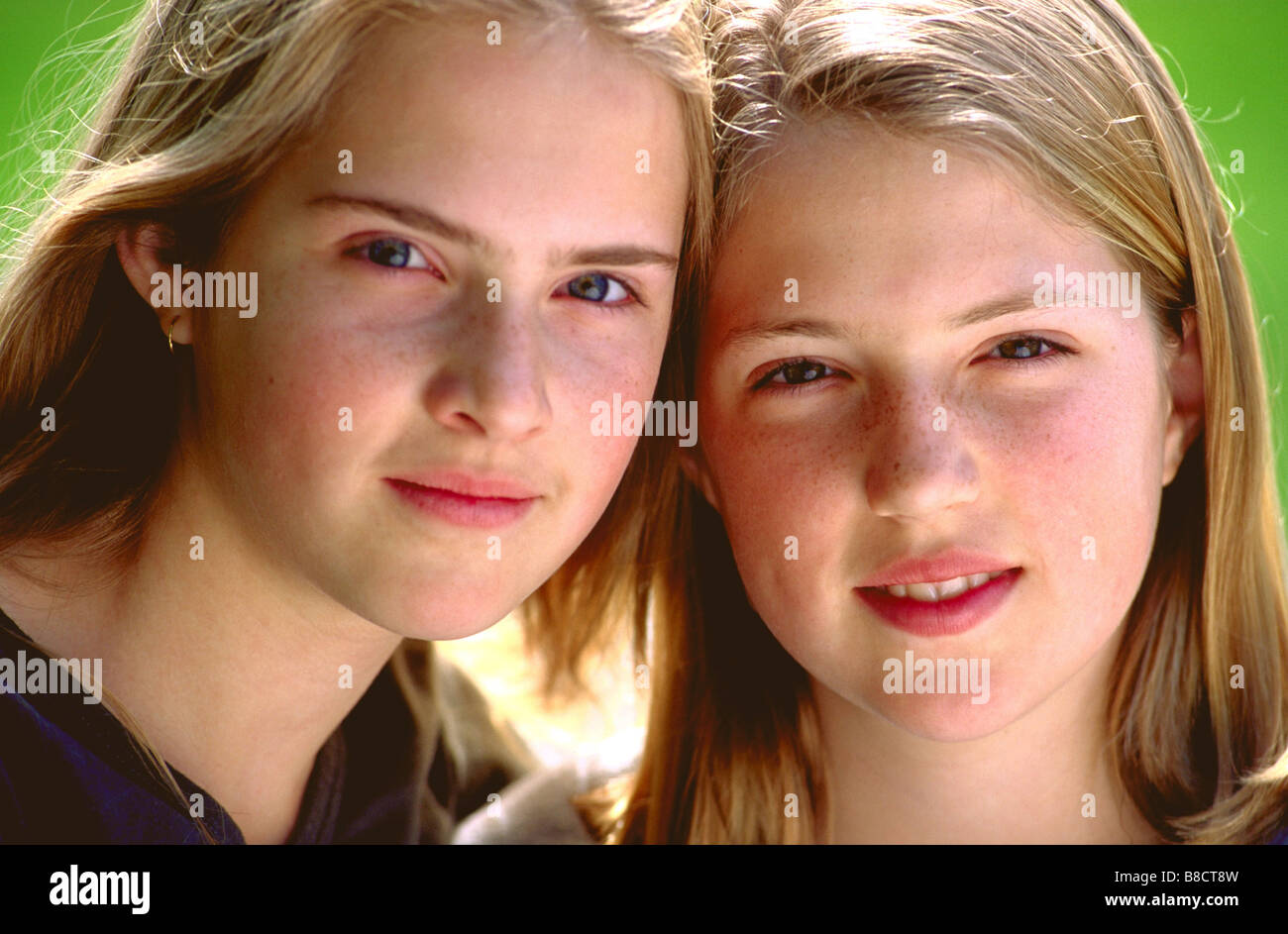 FV0505, Trevor Bonderud; Two sisters portrait Stock Photo - Alamy