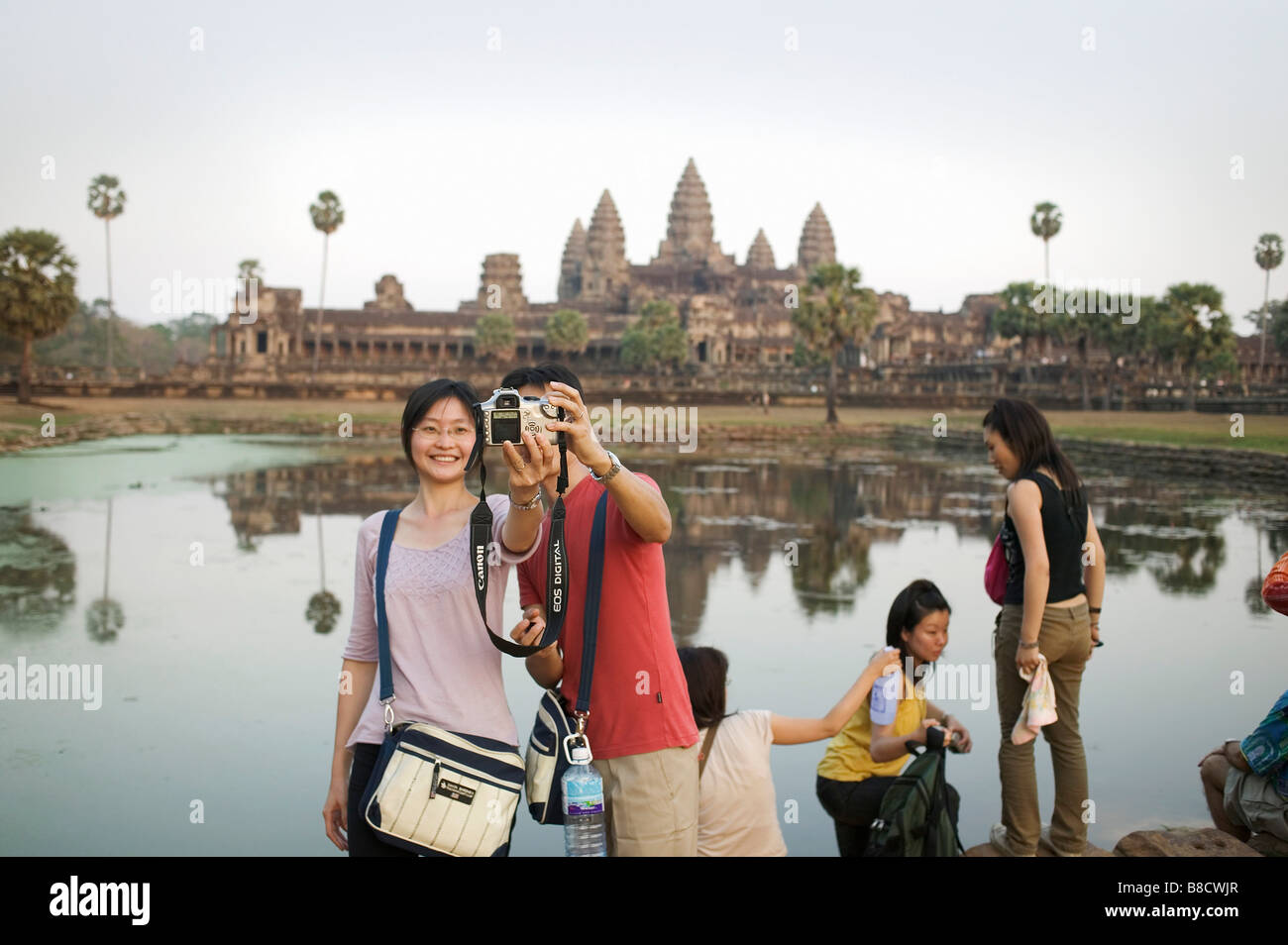 Tourists taking Pictures Angkor Wat Temple, Cambodia Stock Photo - Alamy