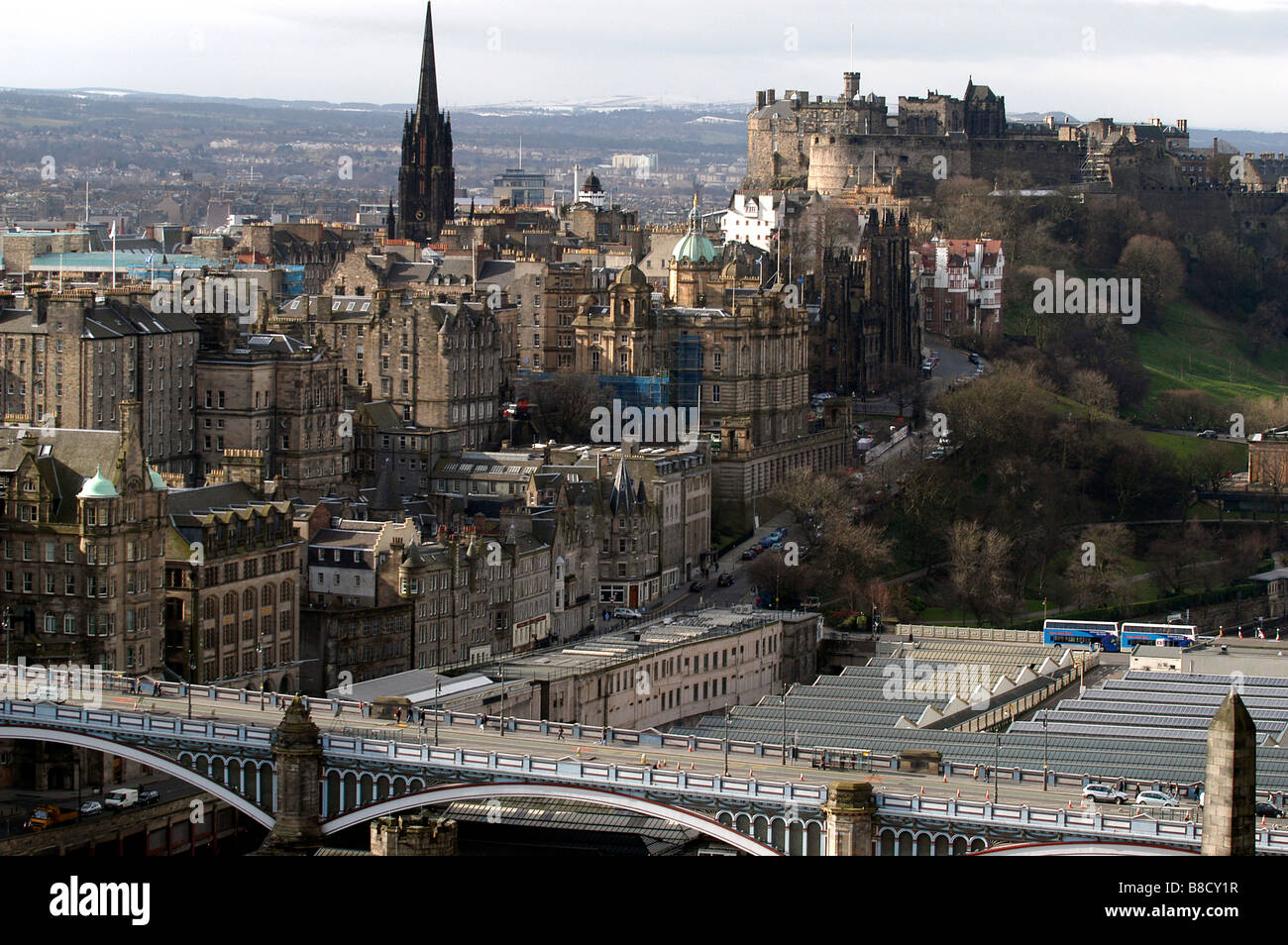 Edinburgh castle ramparts hi-res stock photography and images - Alamy