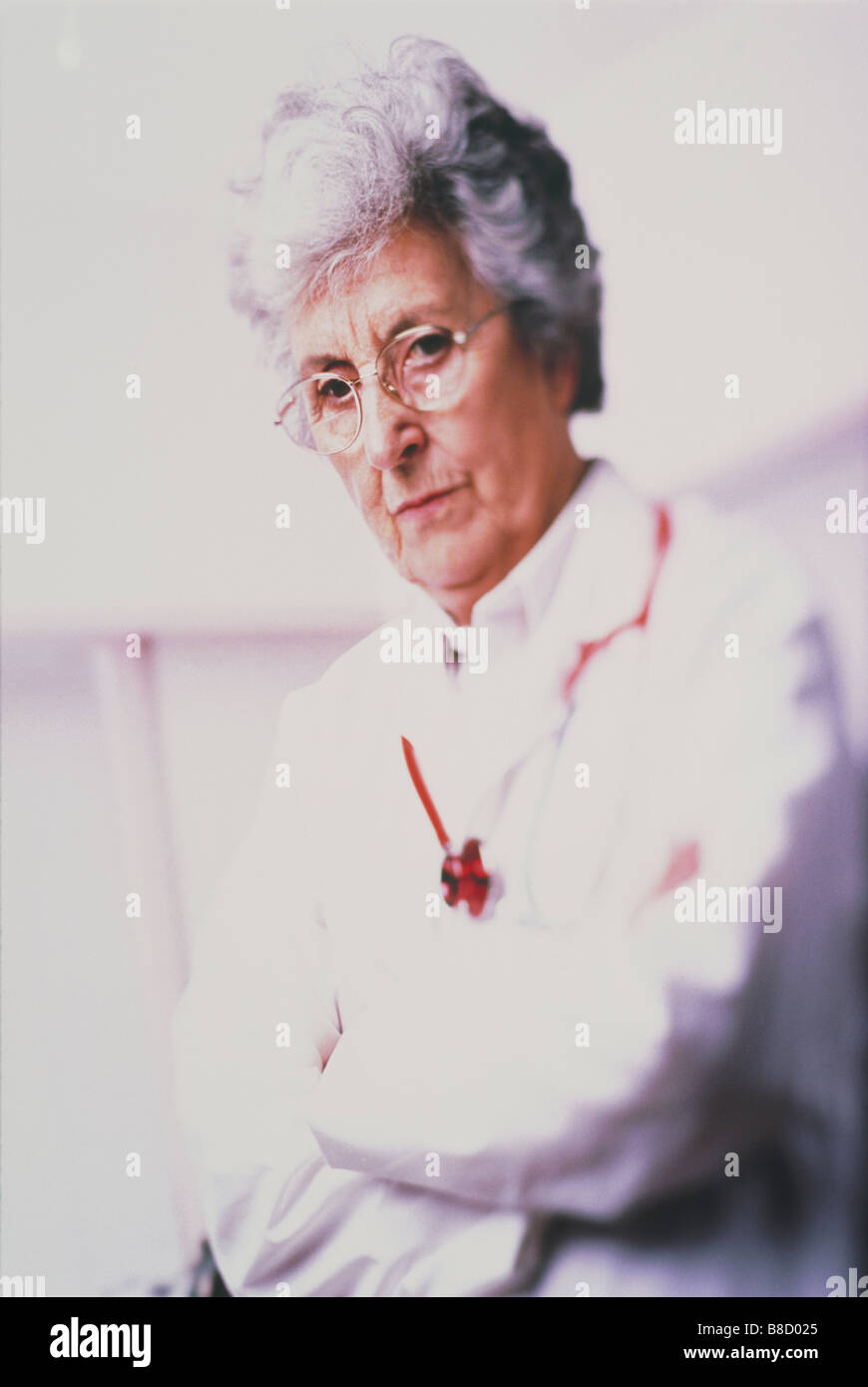 FV2365, Trevor Bonderud; Grumpy her doctor Stock Photo - Alamy