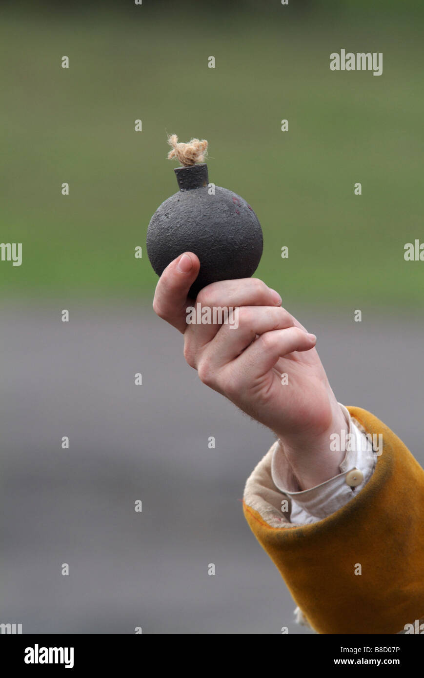 Hand holding hand grenade hi-res stock photography and images - Alamy