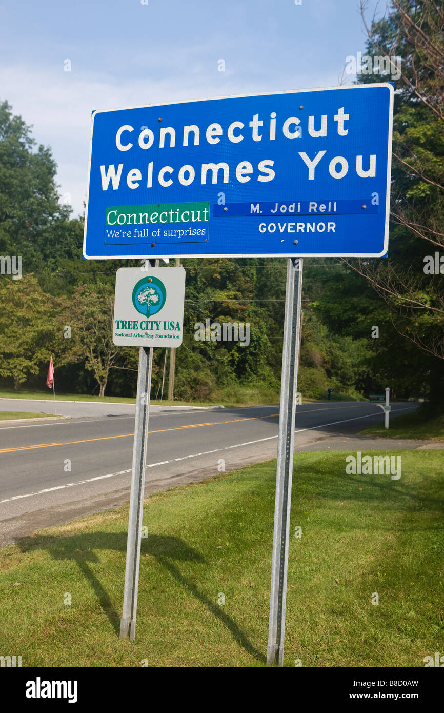 CT state welcome sign that reads Connecticut Welcomes You Stock Photo ... CT state welcome sign that reads Connecticut Welcomes You Stock Photo ...