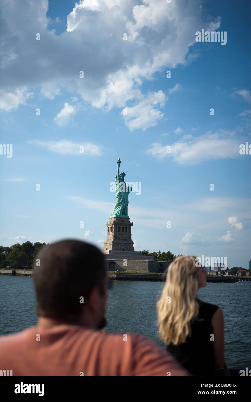 Statue of liberty people in crown hi-res stock photography and images ...