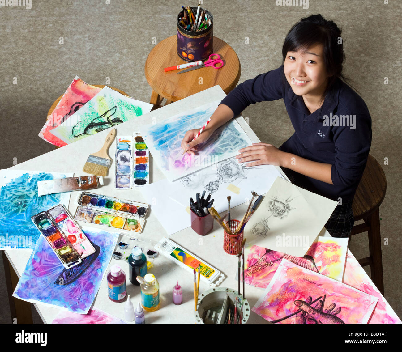 High school student in art class Stock Photo - Alamy