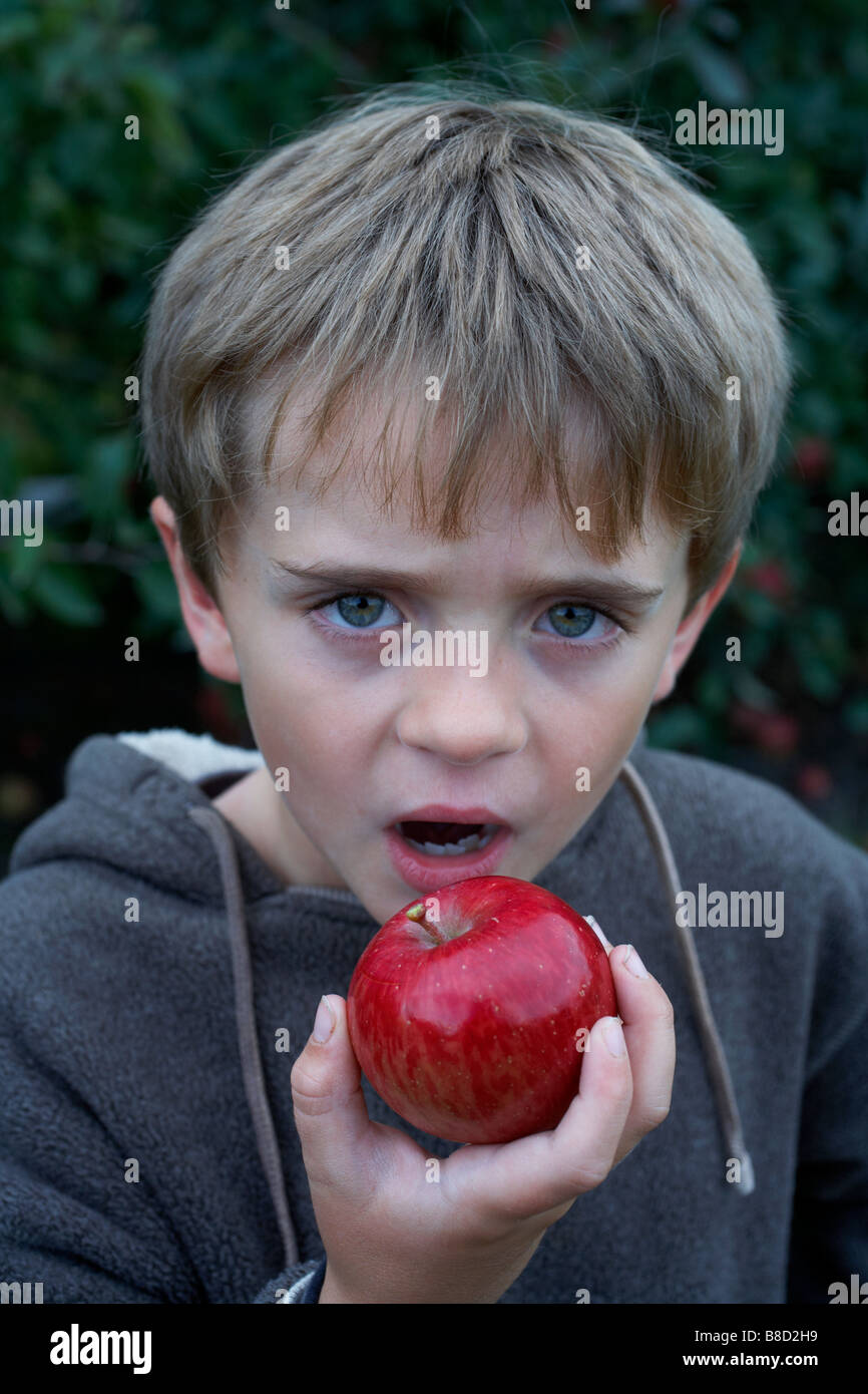 Bite take out hi-res stock photography and images - Alamy