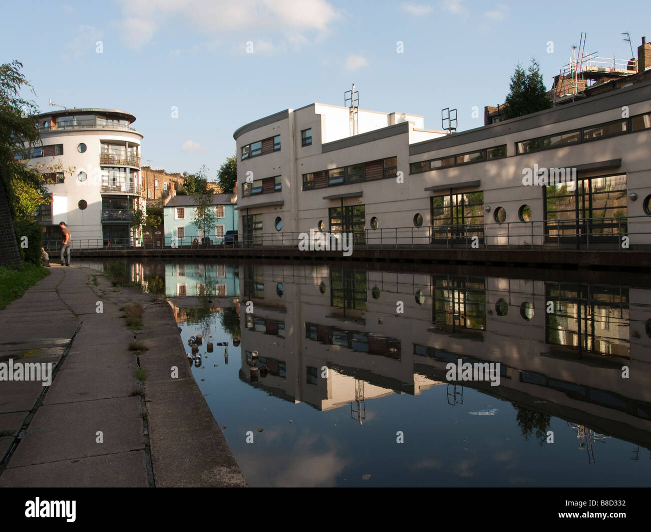 Camden buildings and regent's canal Stock Photo - Alamy