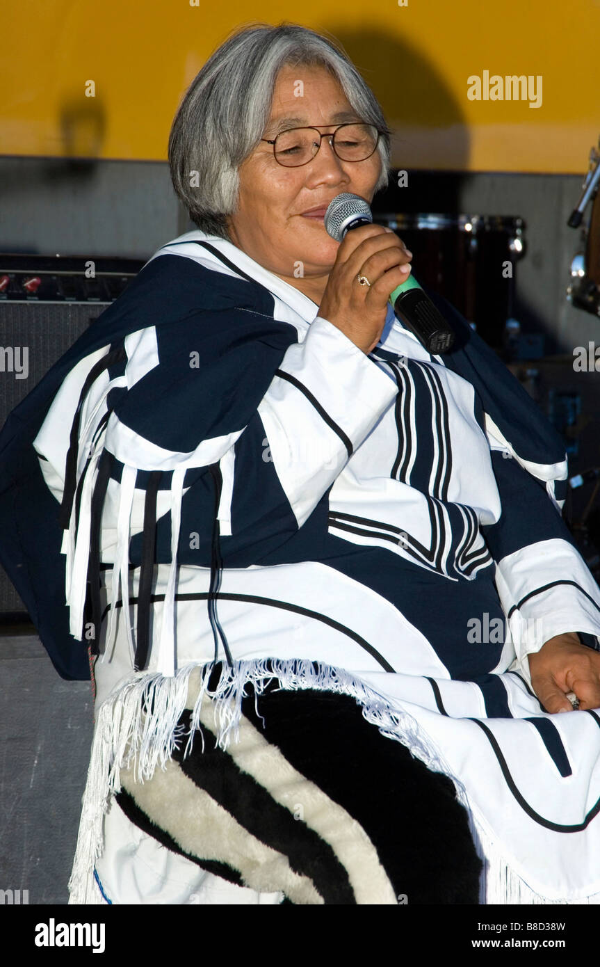 Inuit throat singer hi-res stock photography and images - Alamy