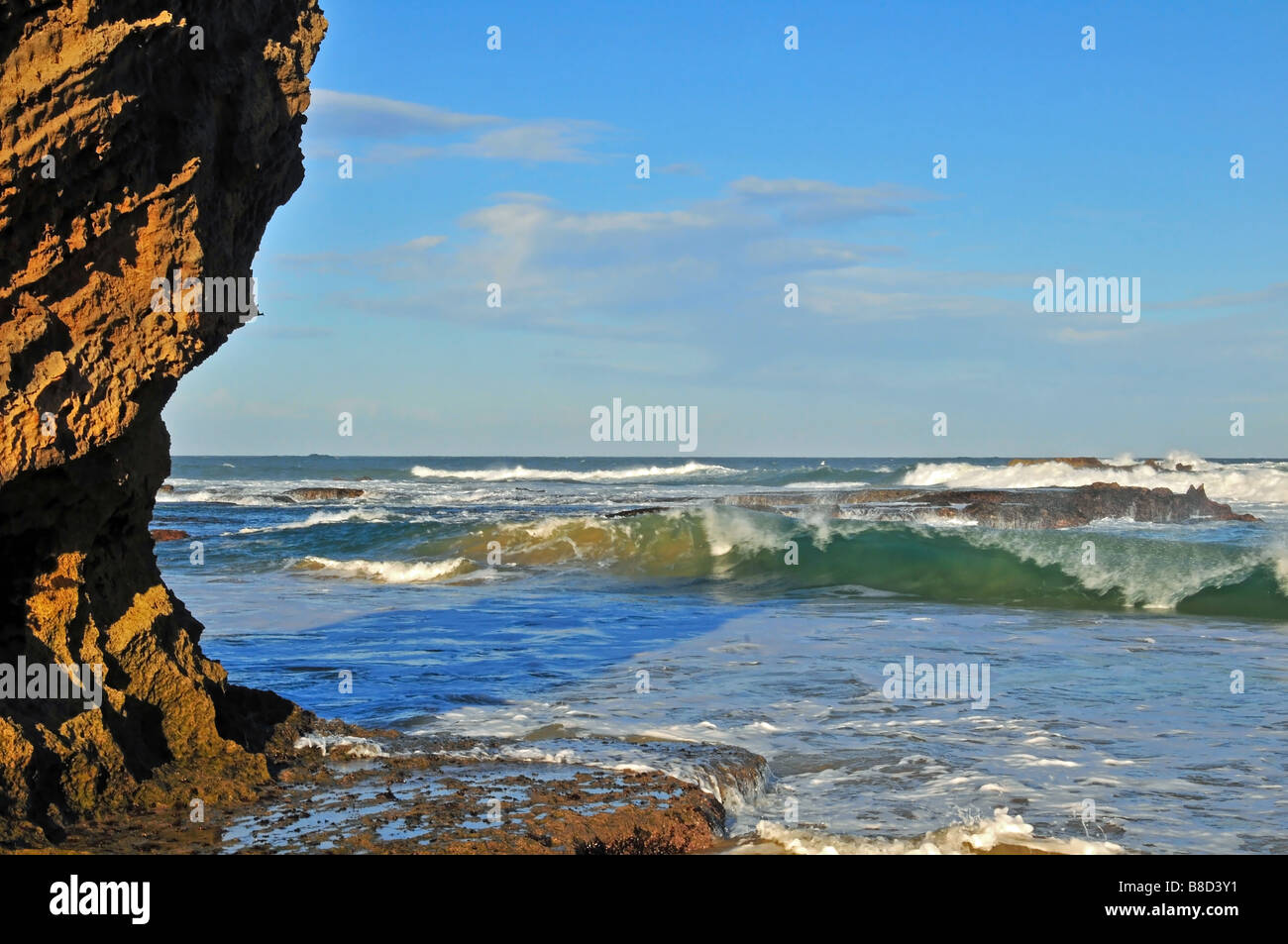 Wave cut notch hi-res stock photography and images - Alamy
