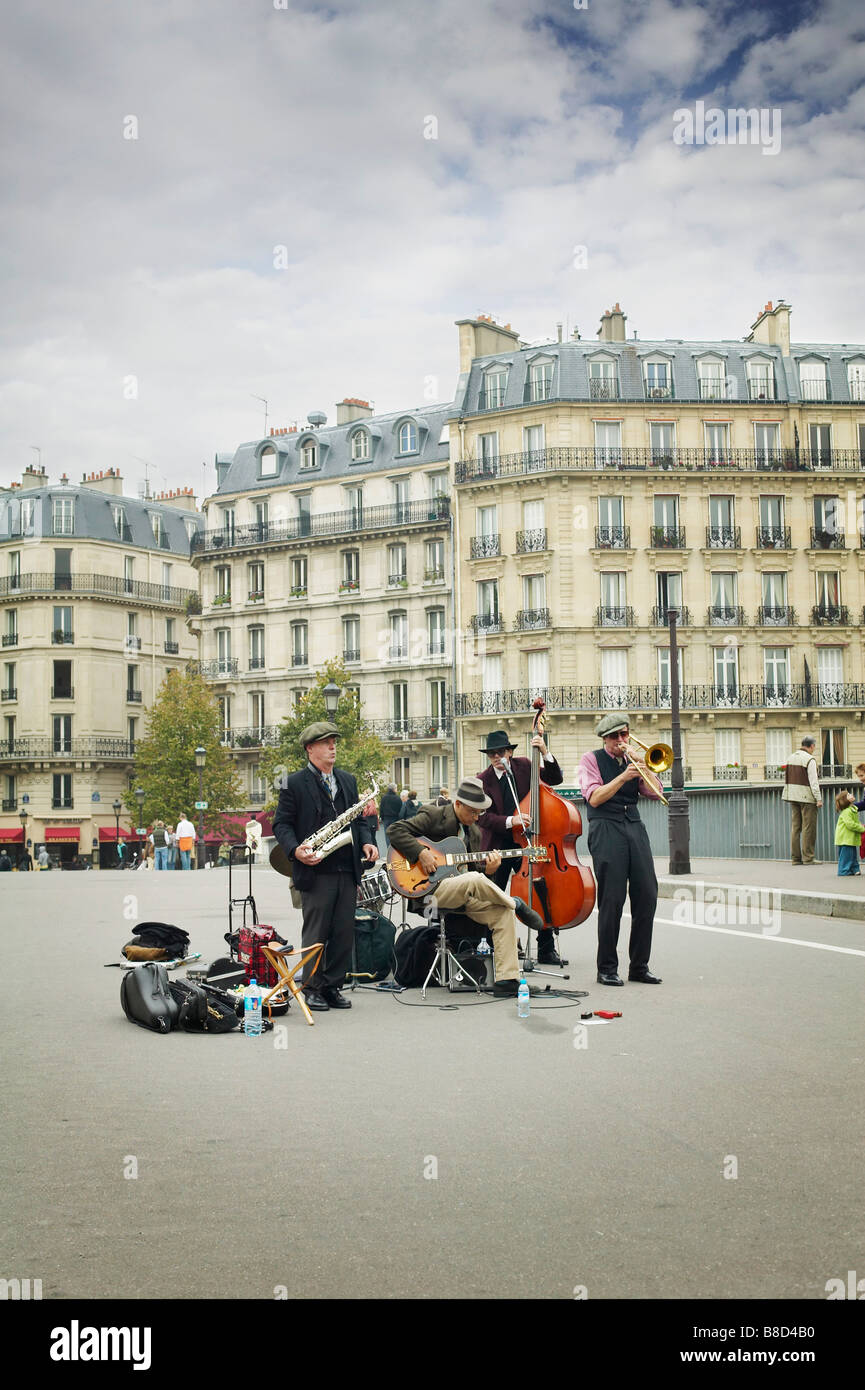 Paris music band hi-res stock photography and images - Alamy