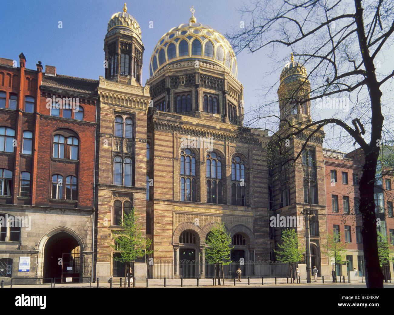 Neue Synagoge at Oranienburgerstrasse in Scheunenviertel district in ...