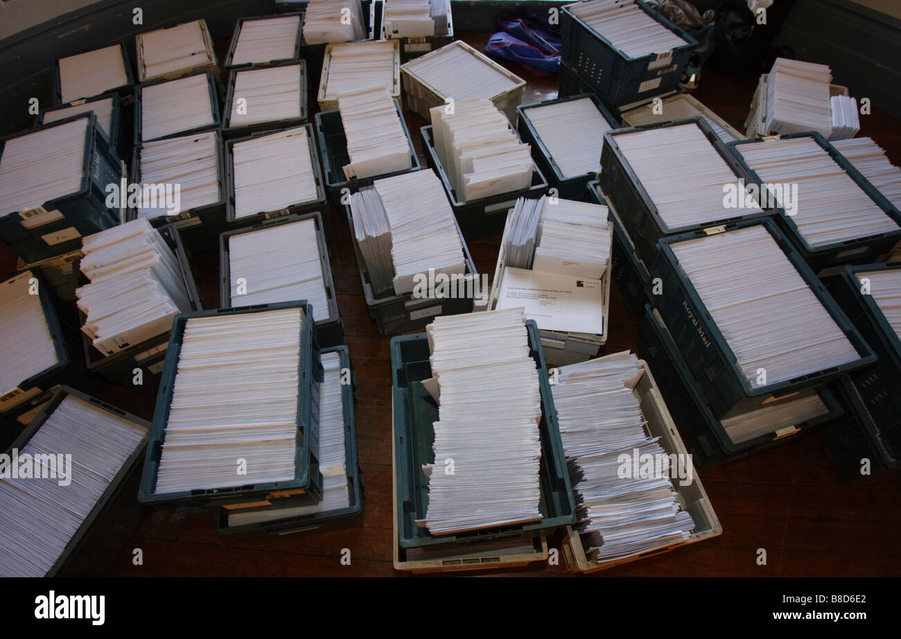 Files in drawers Stock Photo - Alamy