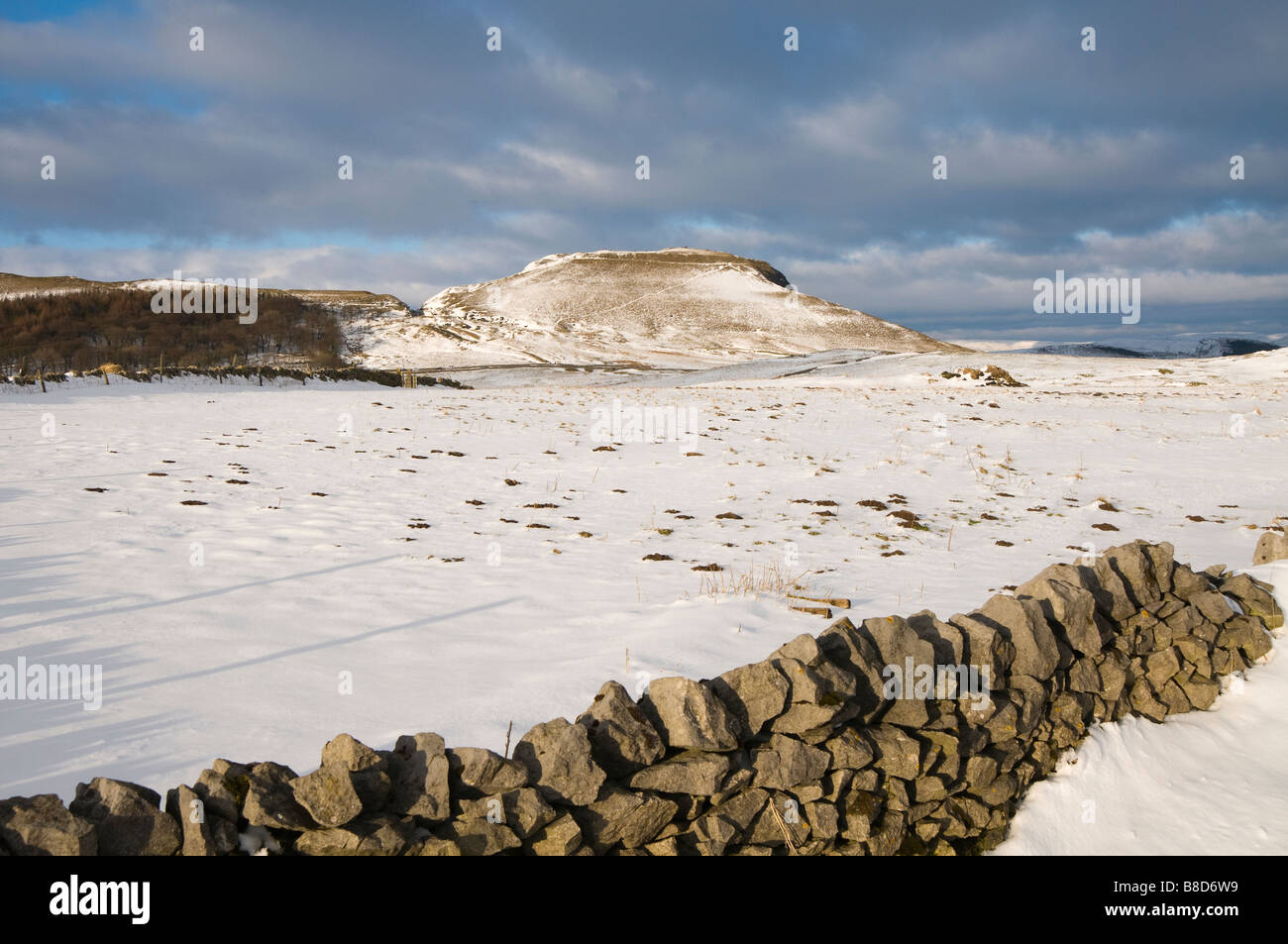 Mam Tor the Peak District National Park Derbyshire England winter snow ...