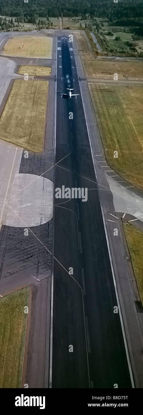 Airliner Landing Seattle-Tacoma International Airport, Washington Stock ...