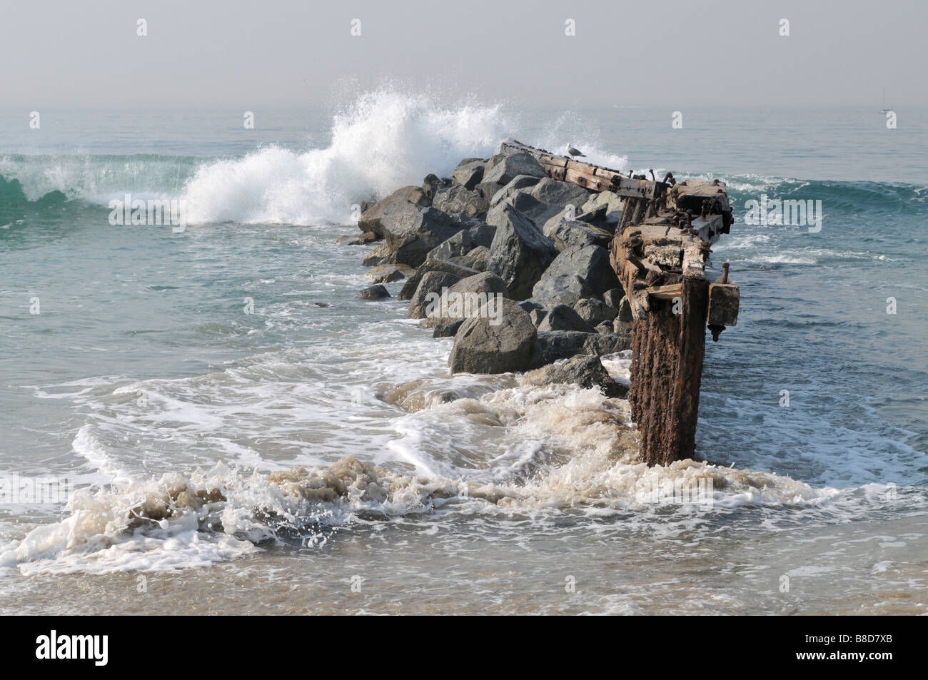 Wave crushing beach hi-res stock photography and images - Alamy