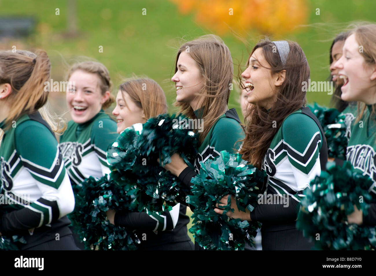 High school cheerleaders practicing hi-res stock photography and images ...