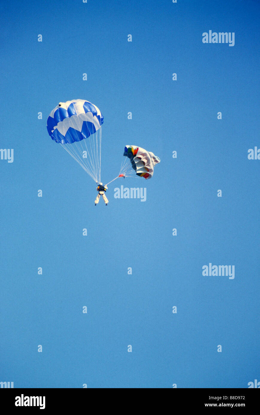 Parachute call hi-res stock photography and images - Alamy